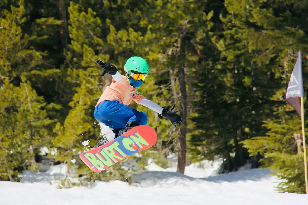 Kids' Snowboard Size Chart & Guide: Find the Perfect Board